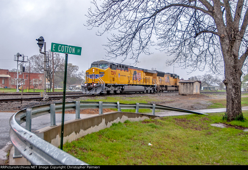 UP 7319 Leads MPBMX-13